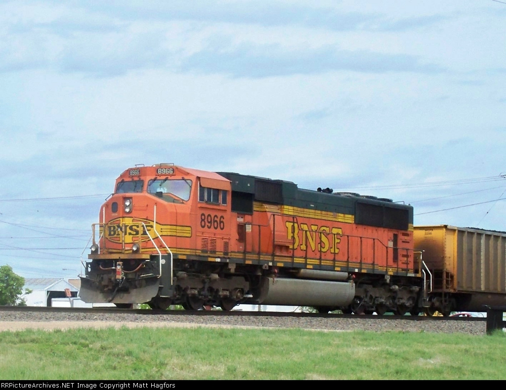 BNSF 8966